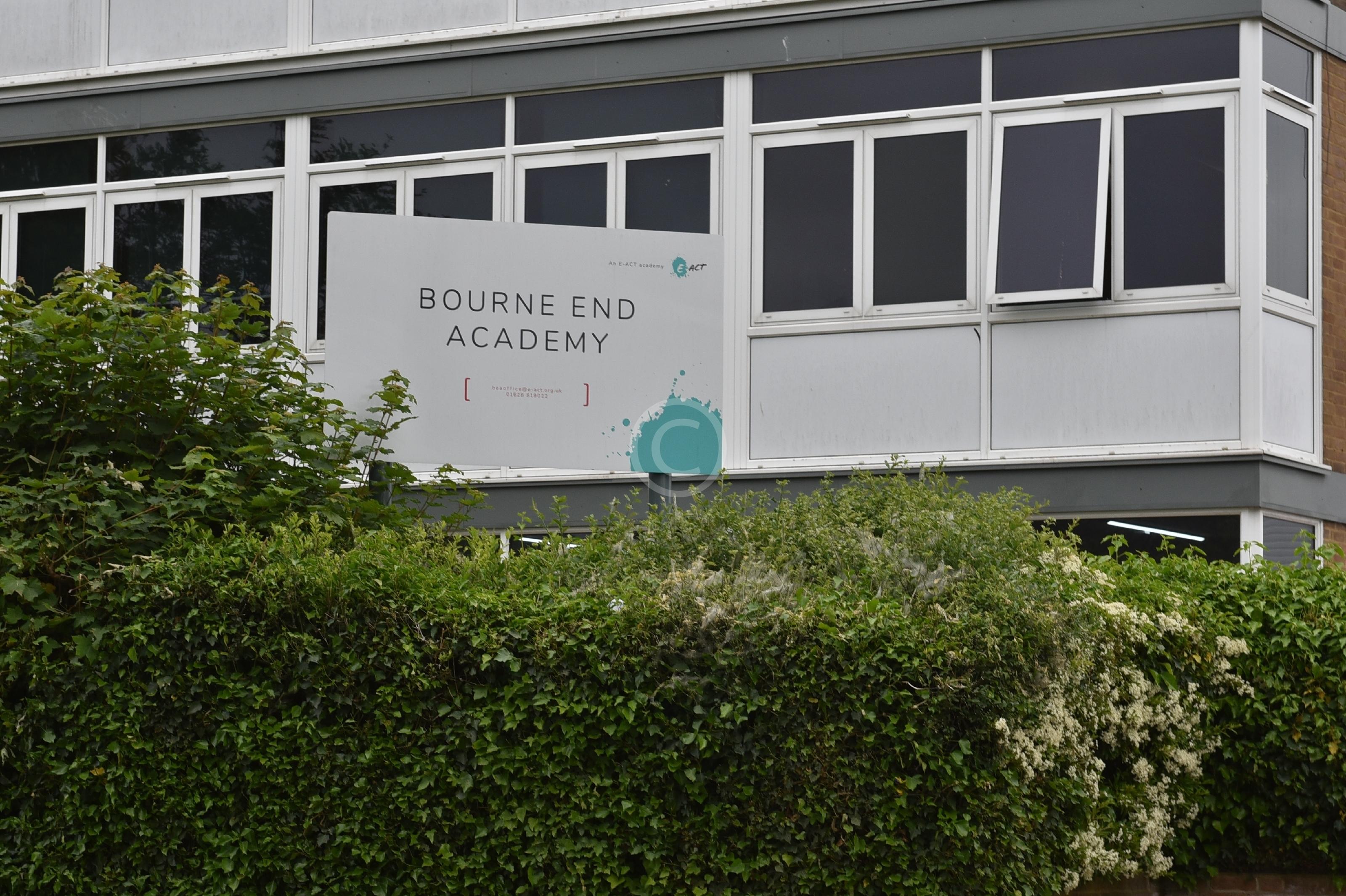 BOURNE END 135503 - Photo 1 of 10 - Baylis Media Photos