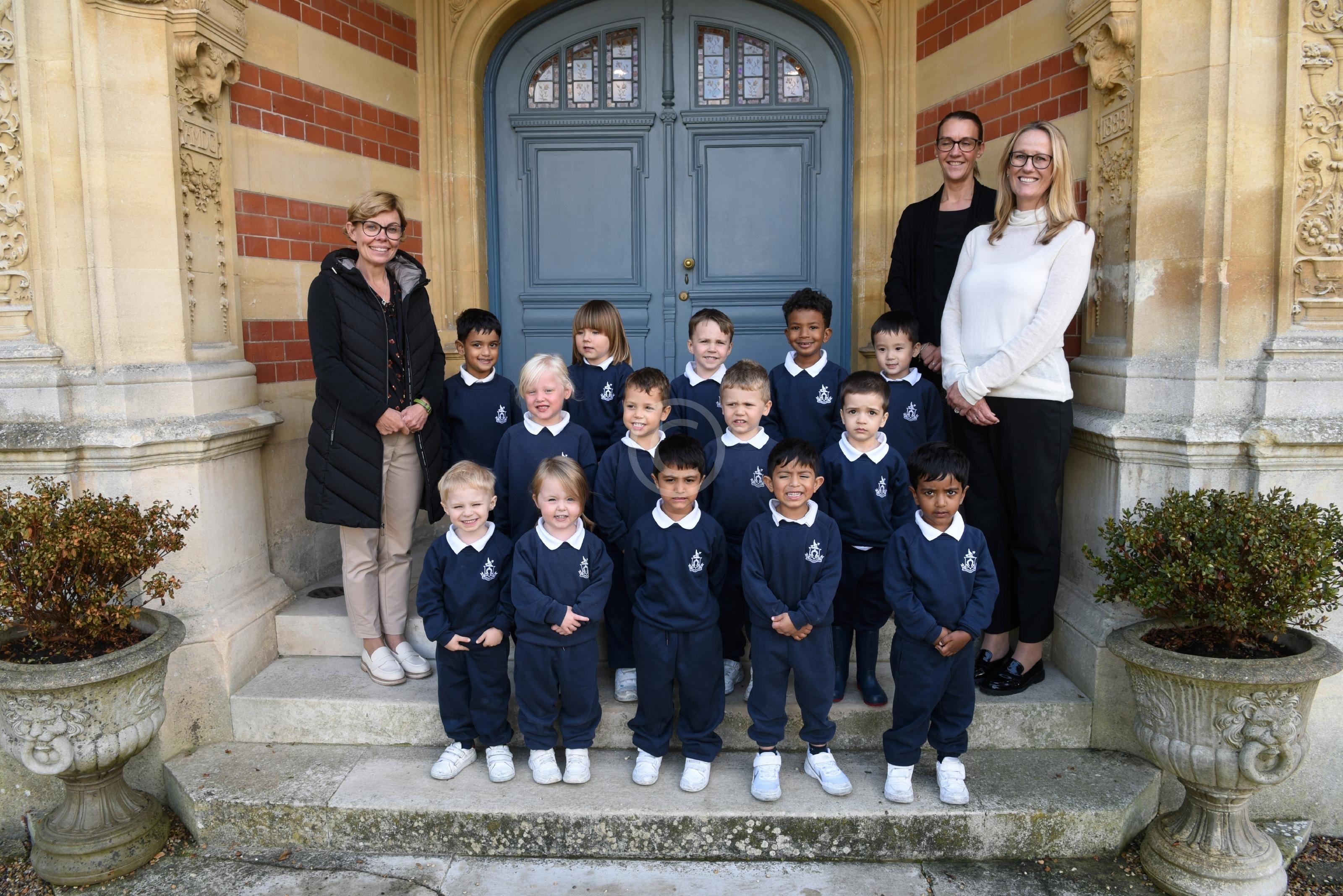 FIRST CLASS 135793 - Photo 1 of 14 - Baylis Media Photos