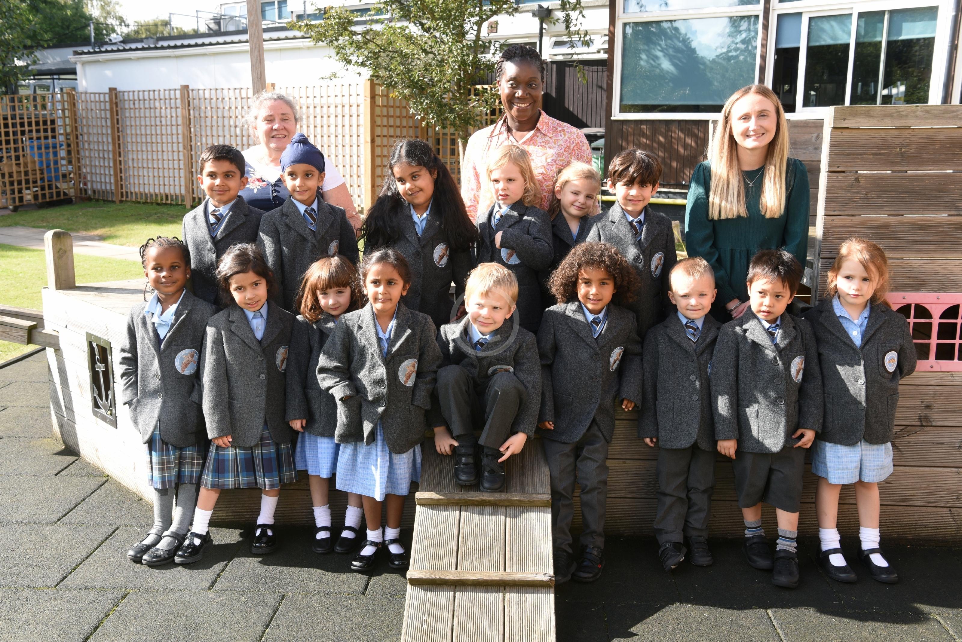 FIRST CLASS 135796 - Photo 1 of 4 - Baylis Media Photos