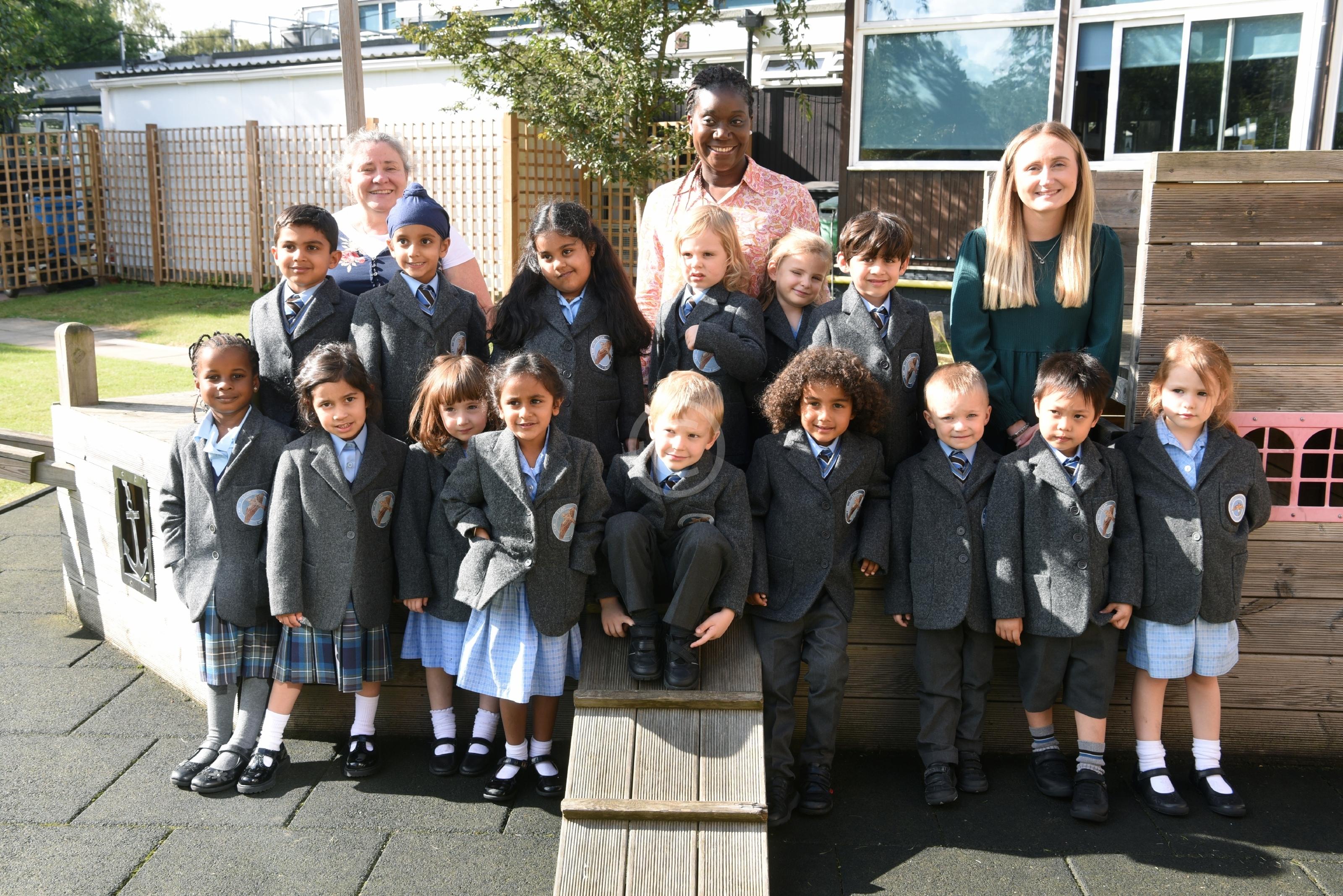 FIRST CLASS 135796 - Photo 1 of 4 - Baylis Media Photos