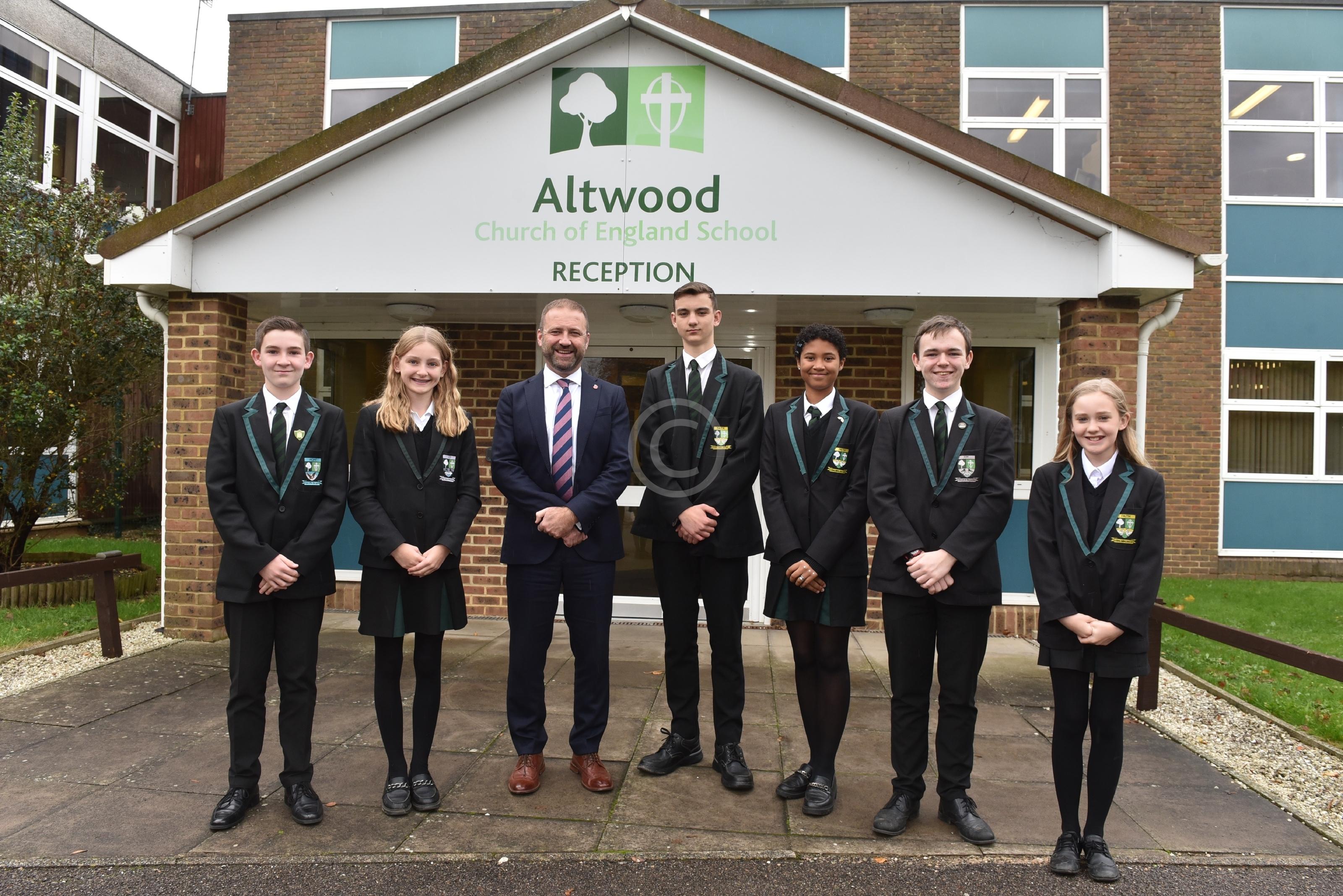 MAIDENHEAD 135922 - Photo 1 of 7 - Baylis Media Photos