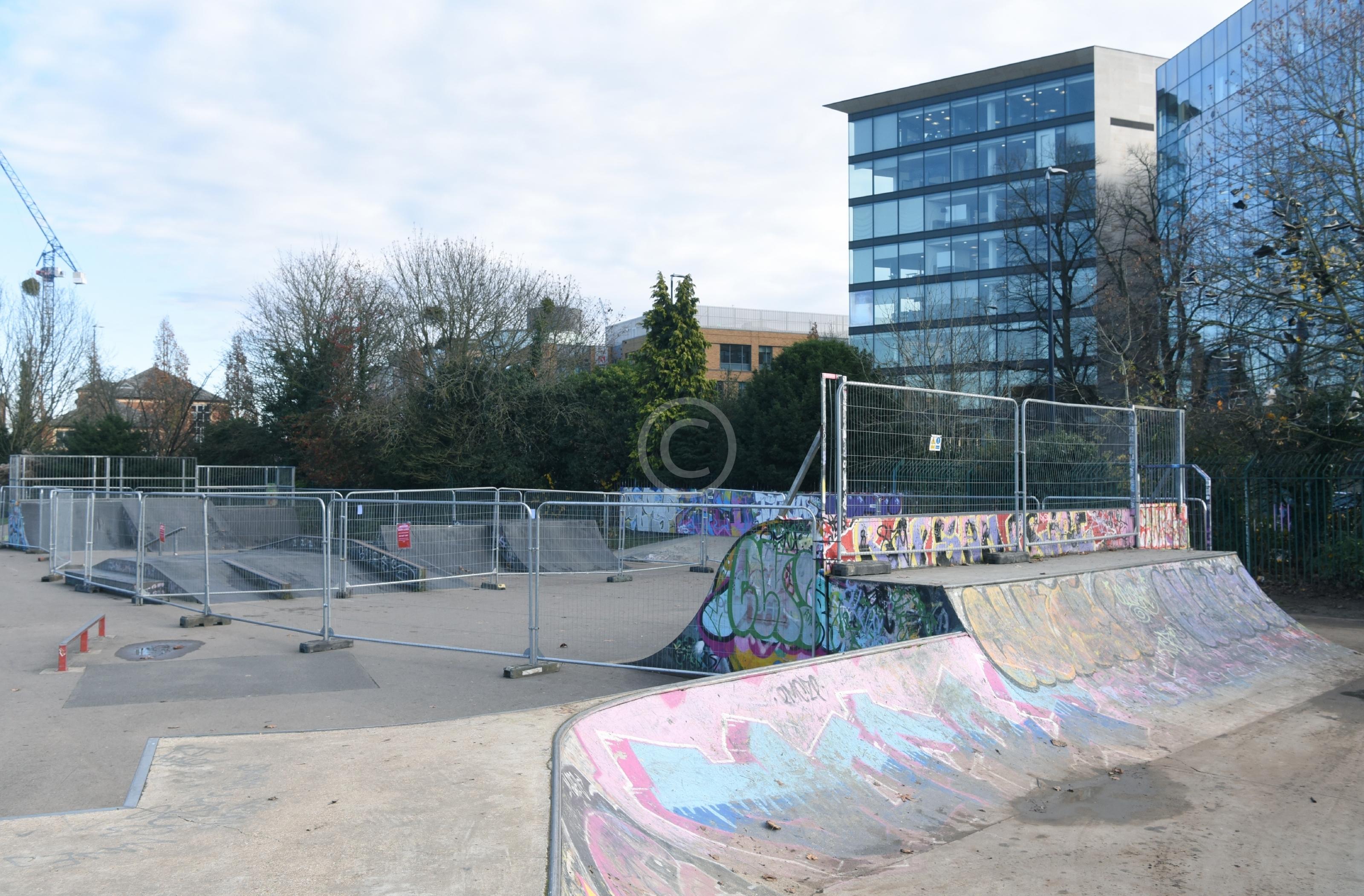 MAIDENHEAD 135984 - Photo 1 of 4 - Baylis Media Photos