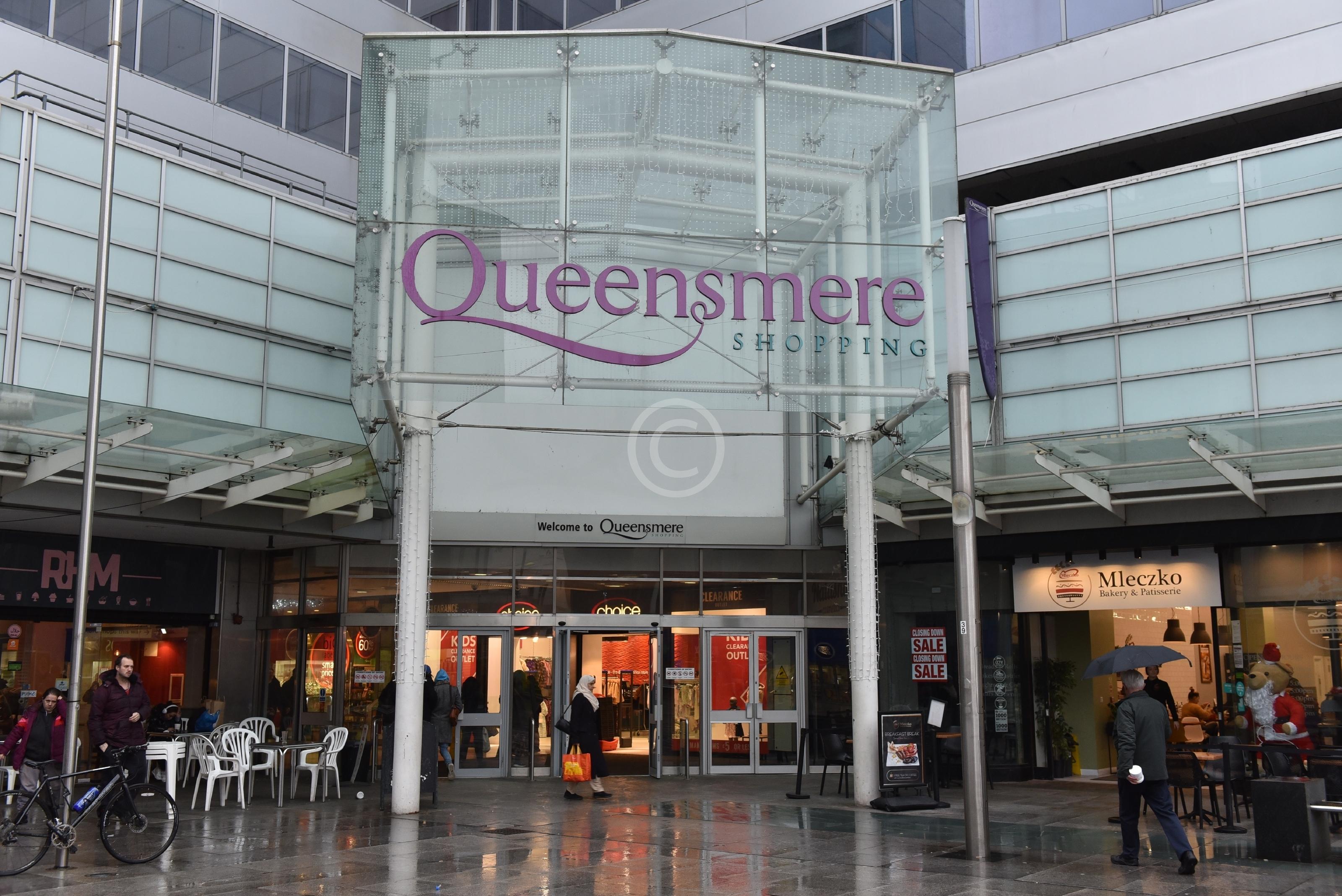 SLOUGH 136000 - Photo 1 of 21 - Baylis Media Photos