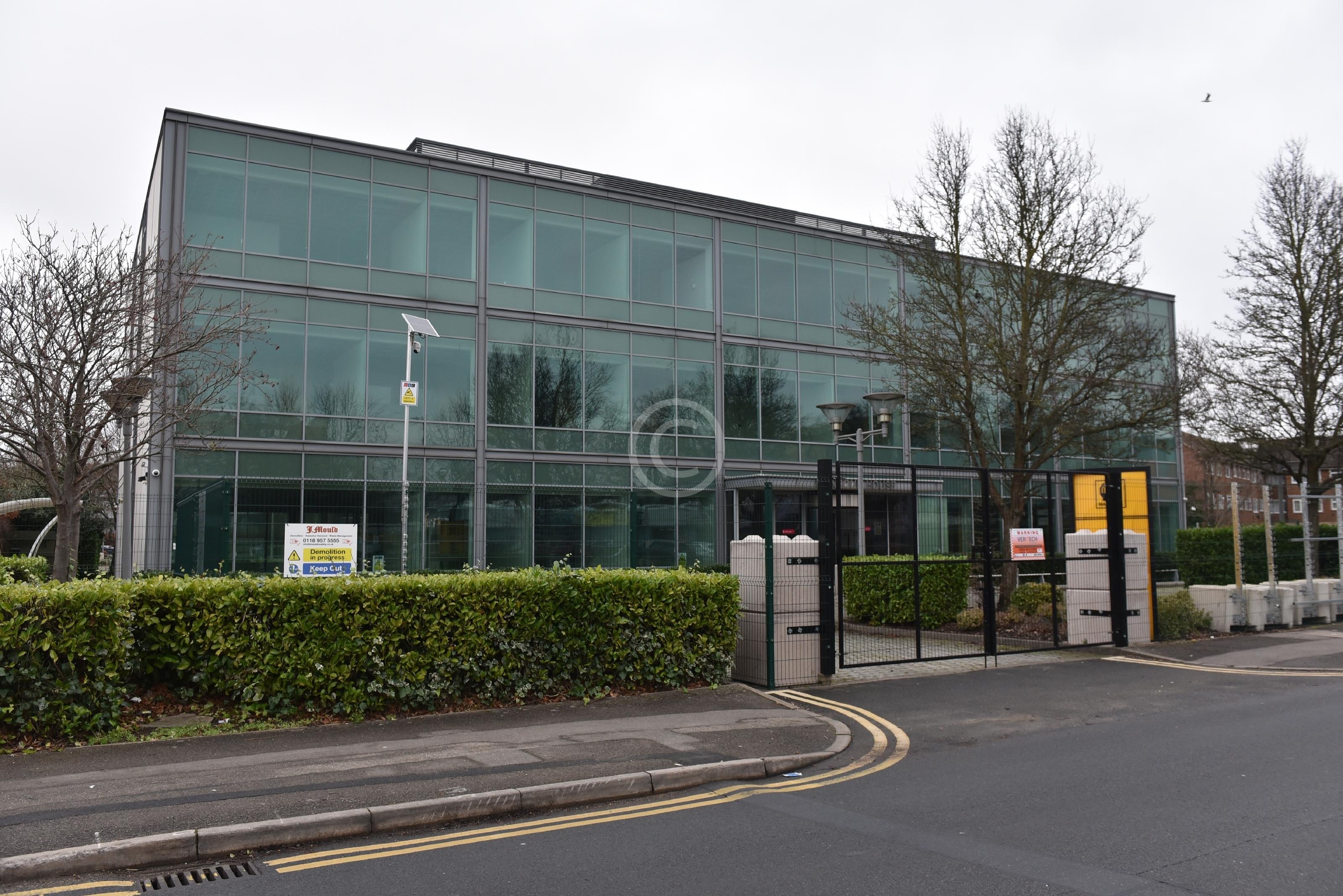 SLOUGH 136107 - Photo 1 of 19 - Baylis Media Photos