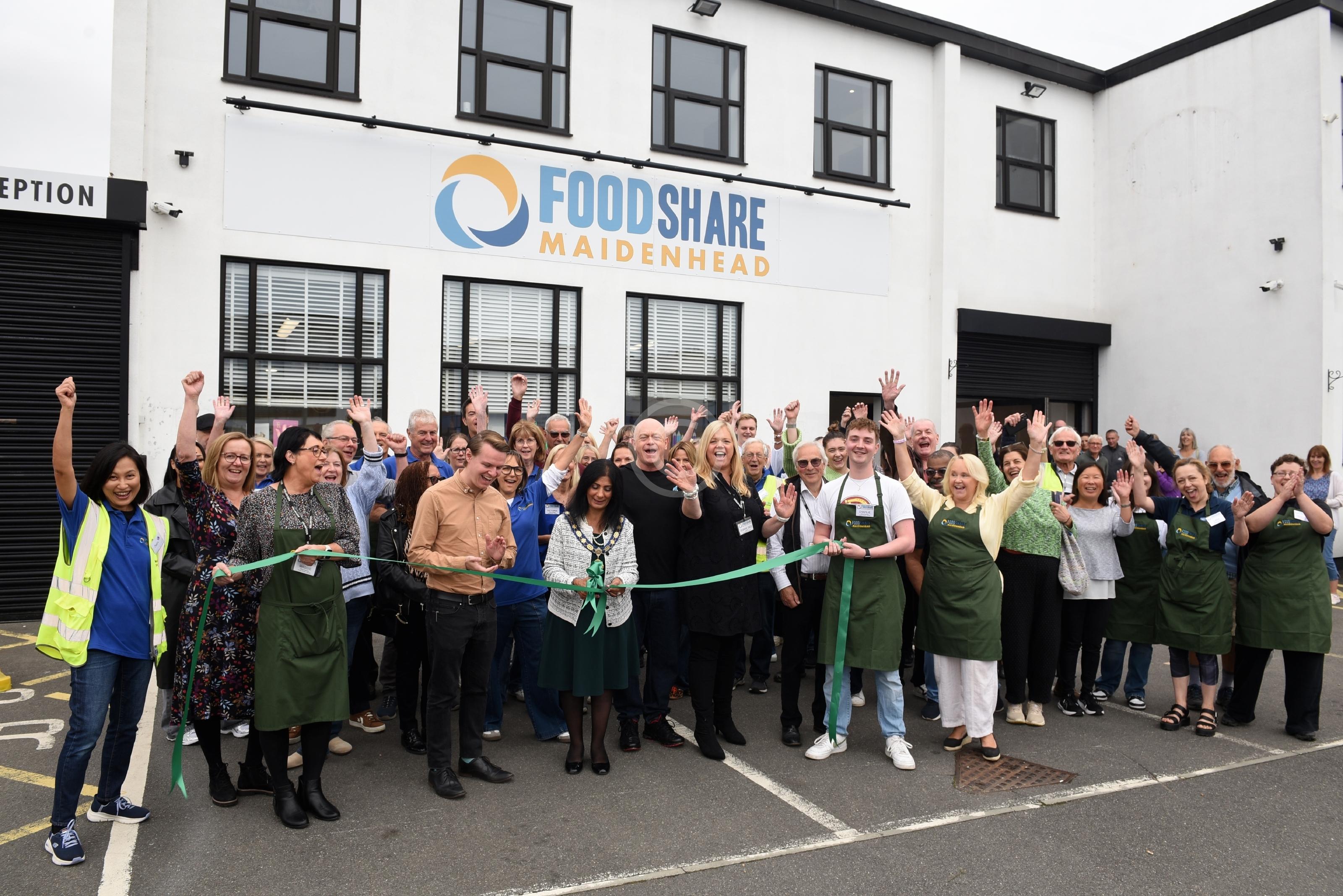 MAIDENHEAD 136989 - Photo 1 of 53 - Baylis Media Photos