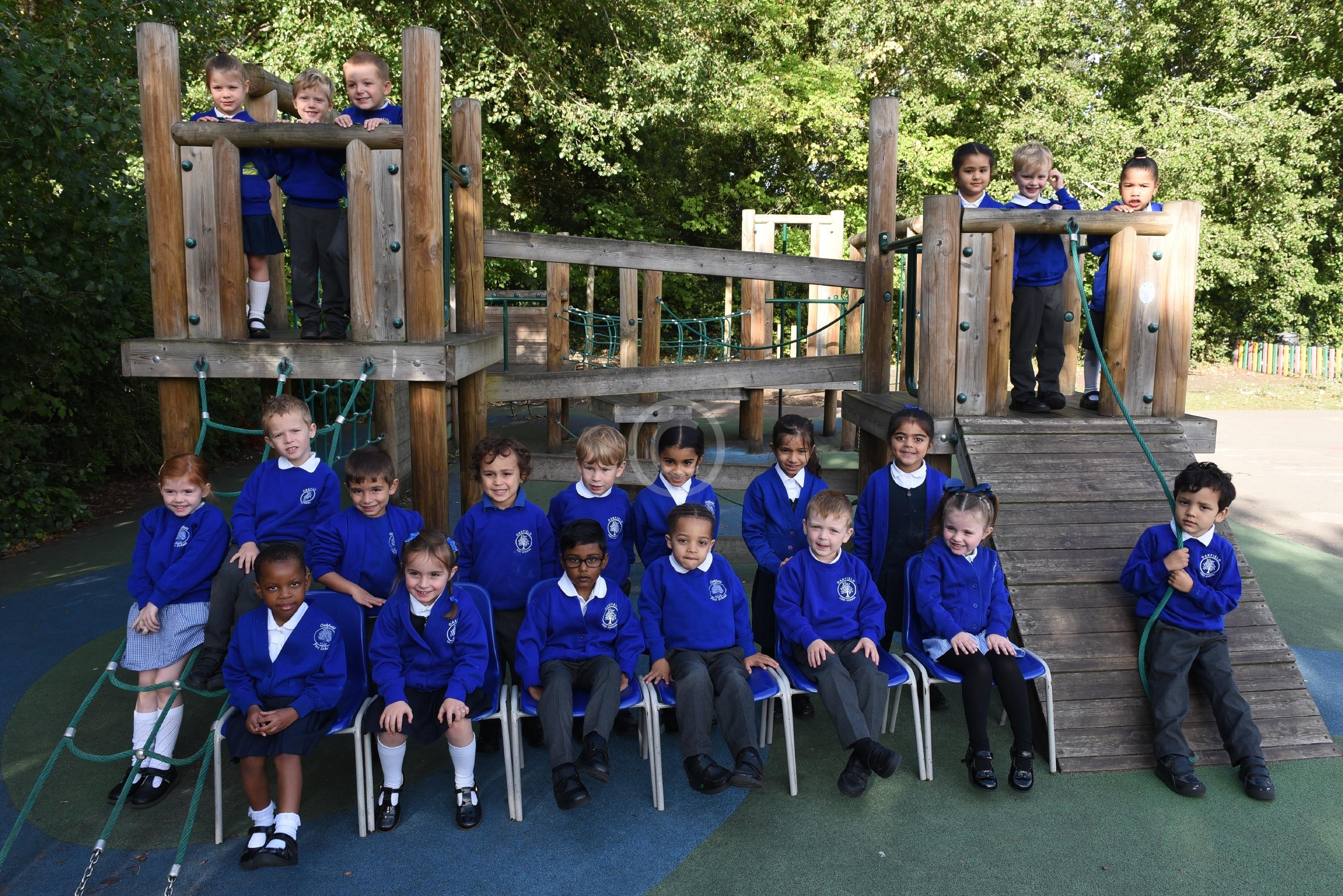 FIRST CLASS 137002 - Photo 1 of 32 - Baylis Media Photos