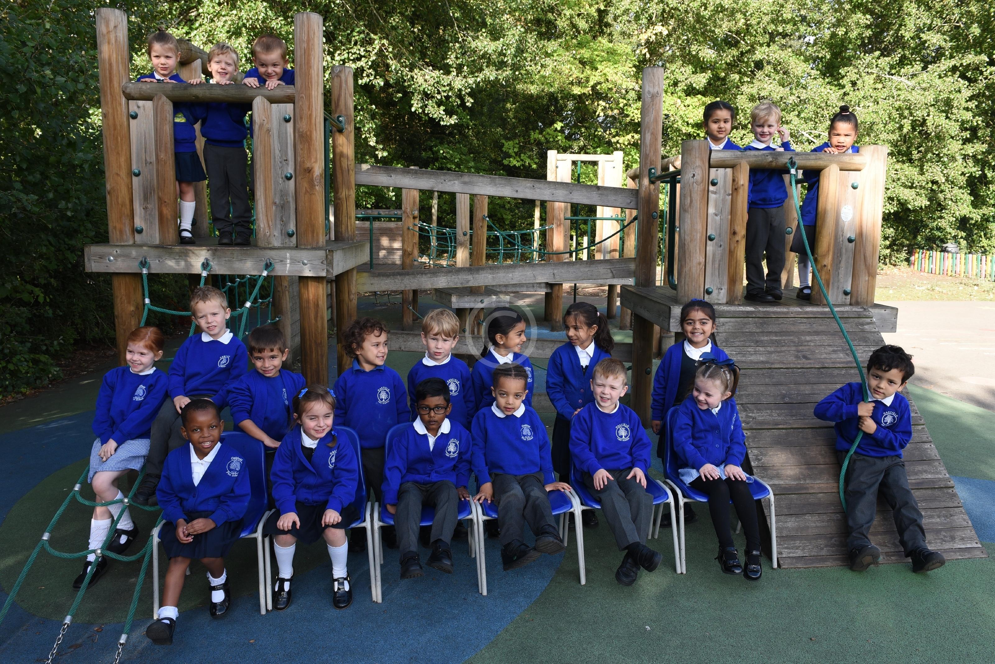 FIRST CLASS 137002 - Photo 1 of 32 - Baylis Media Photos