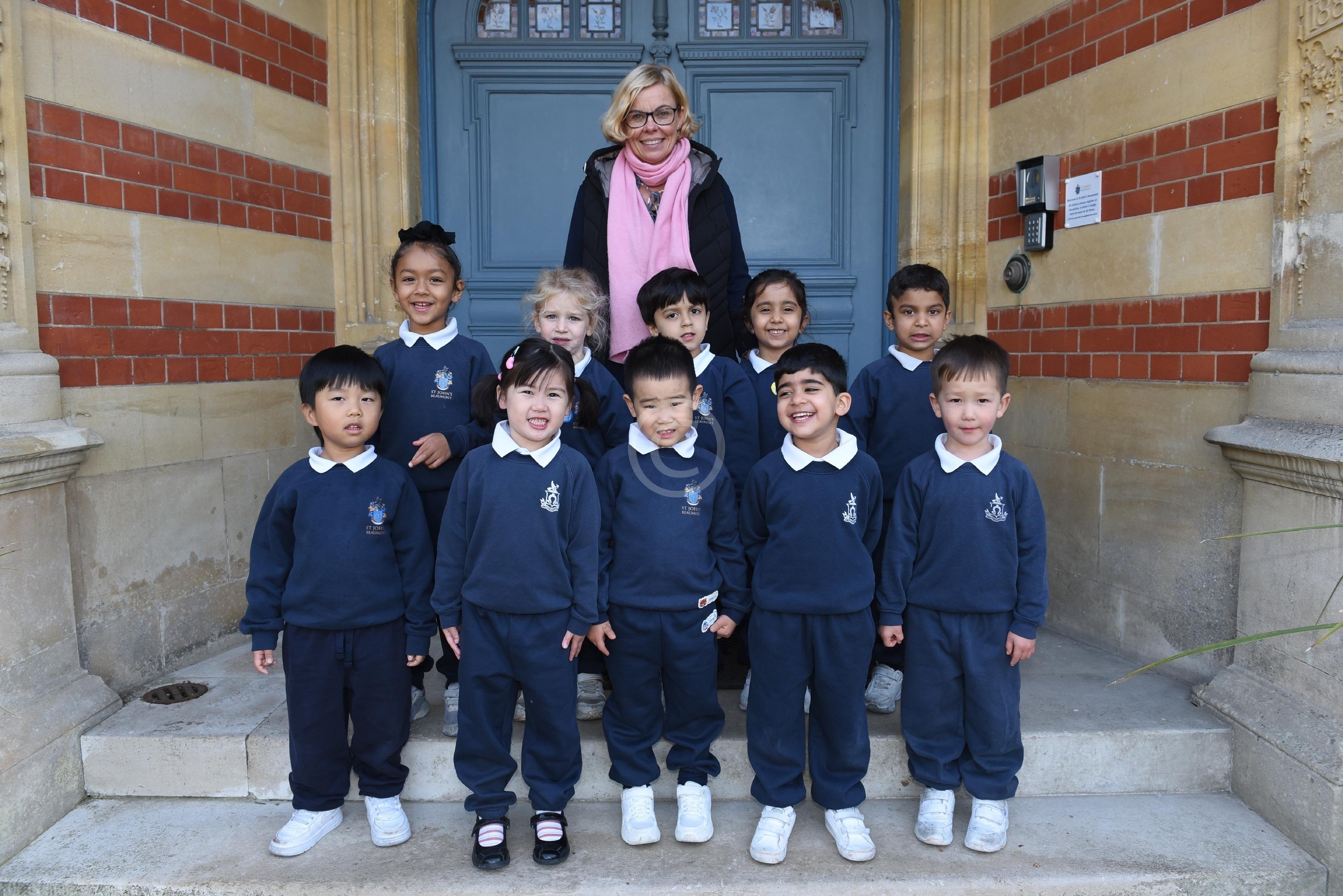 FIRST CLASS 137003 - Photo 1 of 29 - Baylis Media Photos