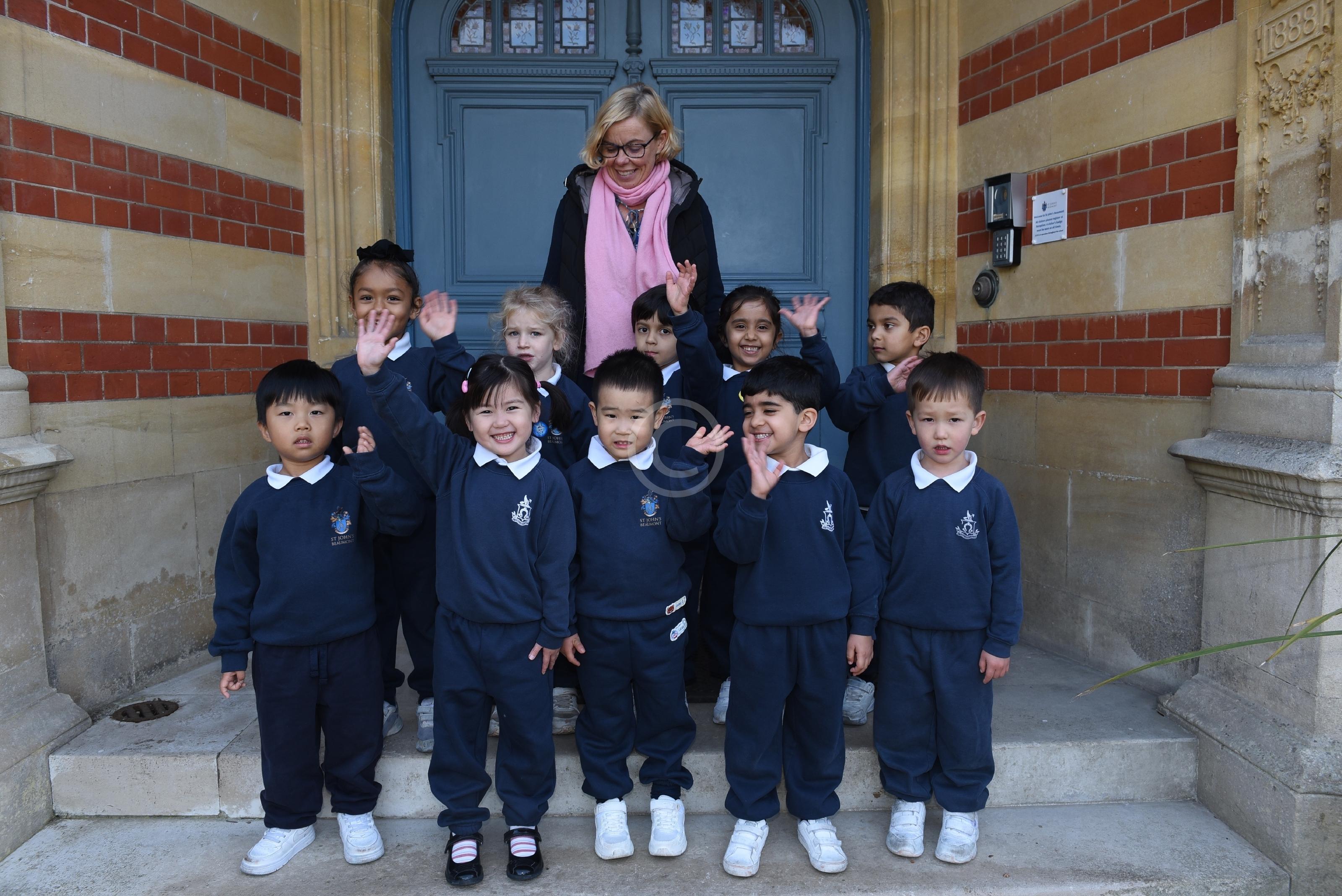 FIRST CLASS 137003 - Photo 1 of 29 - Baylis Media Photos