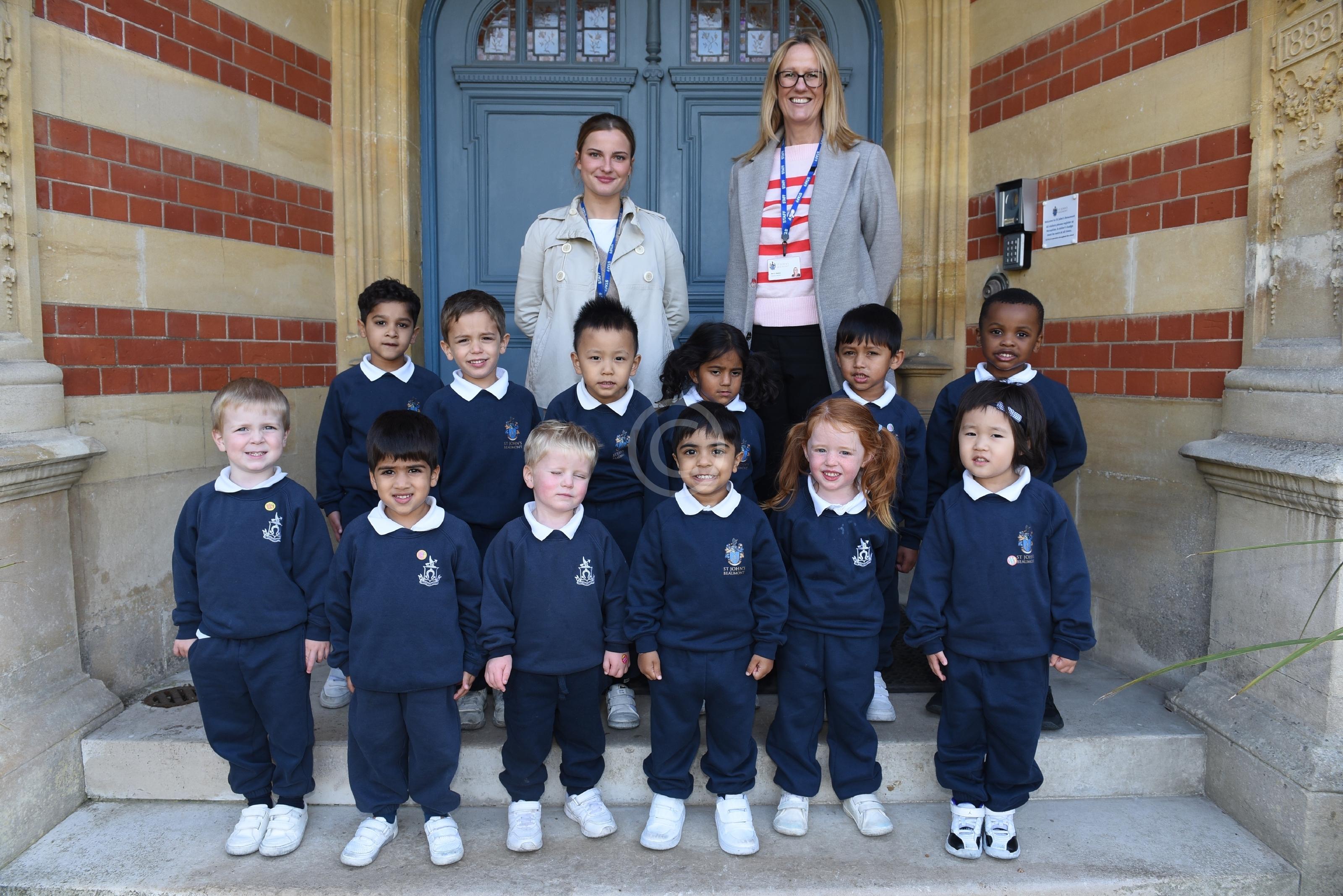 FIRST CLASS 137003 - Photo 1 of 29 - Baylis Media Photos