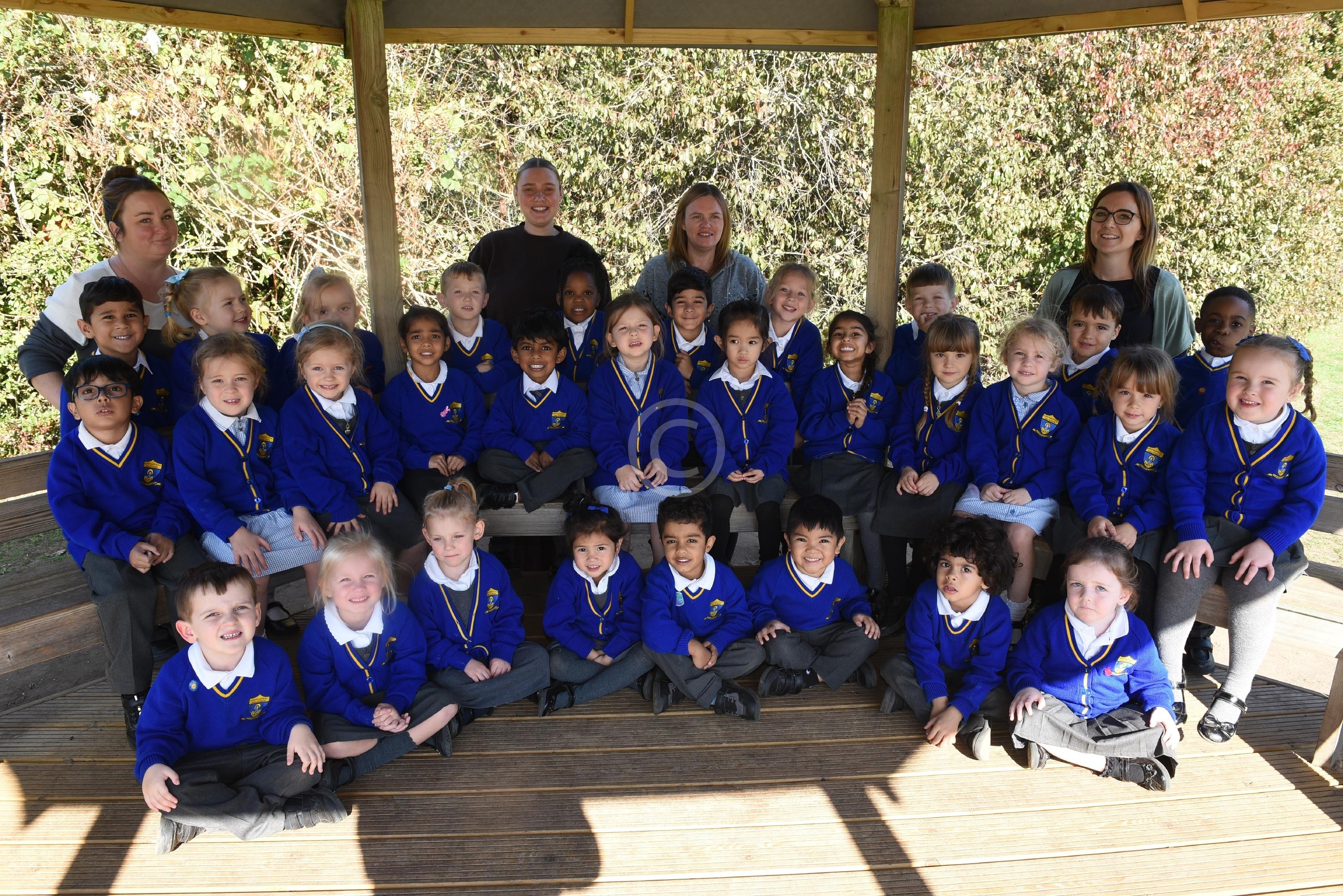 FIRST CLASS 137041 - Photo 1 of 17 - Baylis Media Photos