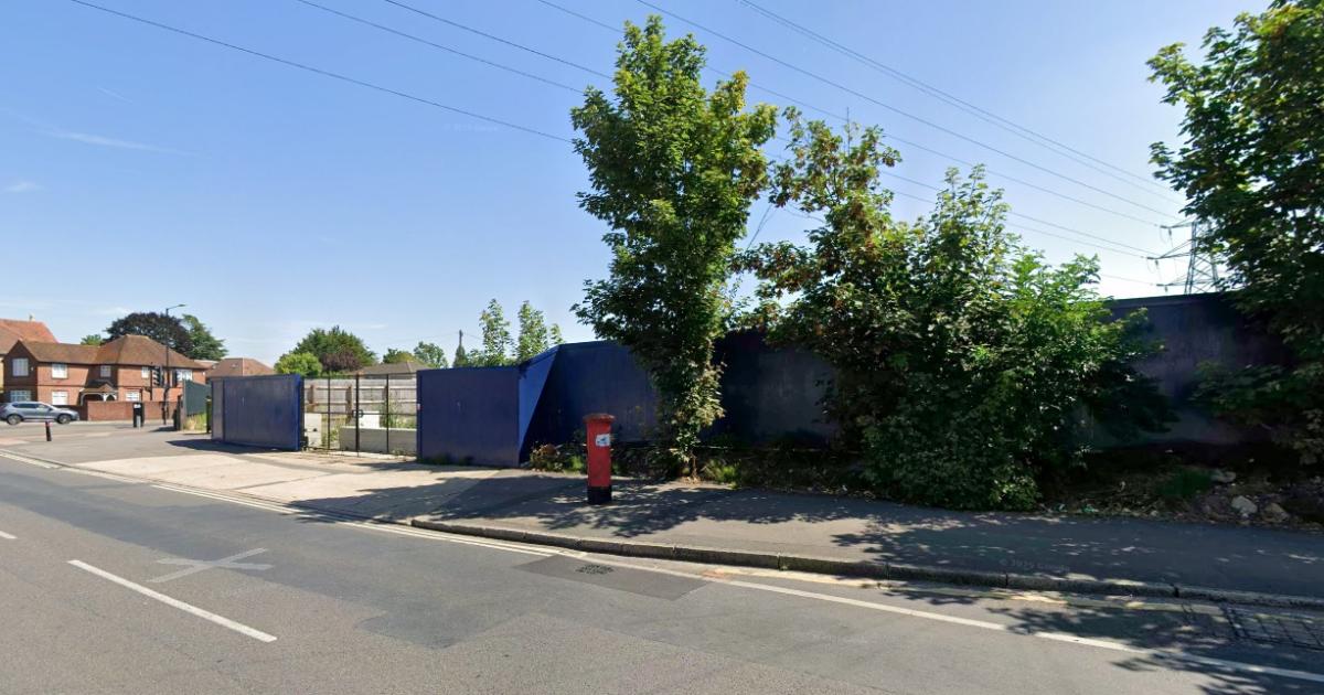 Plans unveiled for scaled-down housing project at Stoke Wharf - Baylis ...