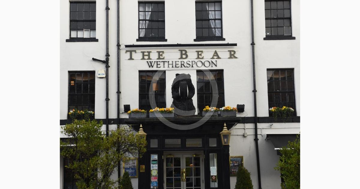 MAIDENHEAD 130574 - Photo 2 of 8 - Baylis Media Photos