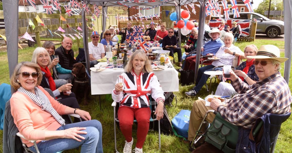 FIFIELD 135442 - Photo 2 of 7 - Baylis Media Photos