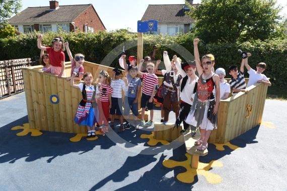 WINDSOR 130000 - Photo 1 of 7 - Baylis Media Photos