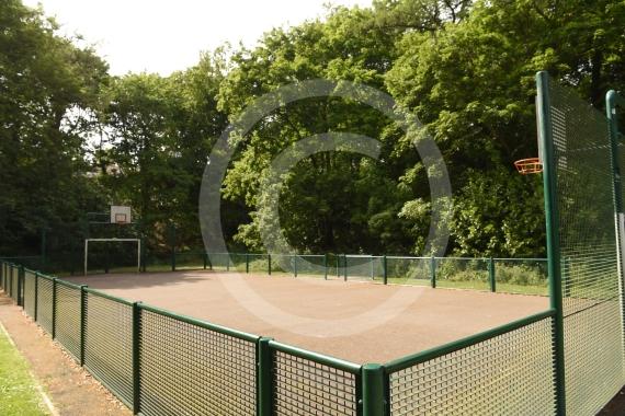 MAIDENHEAD 131362 - Photo 1 of 5 - Baylis Media Photos