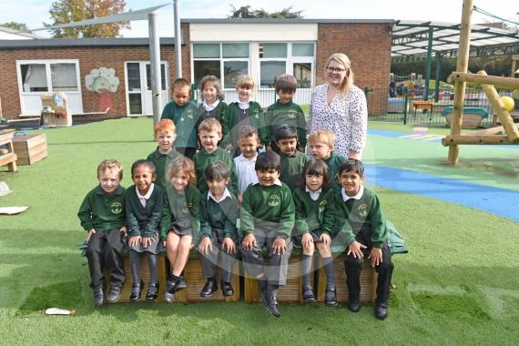 FIRST CLASS 131928 - Photo 1 of 3 - Baylis Media Photos