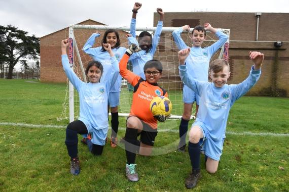 DATCHET 132411 - Photo 1 of 47 - Baylis Media Photos