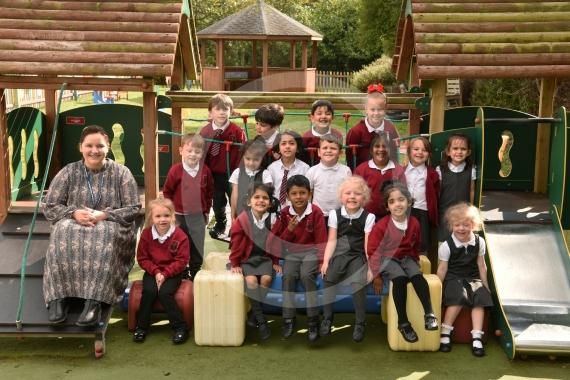 FIRST CLASS 133007 - Photo 1 of 5 - Baylis Media Photos