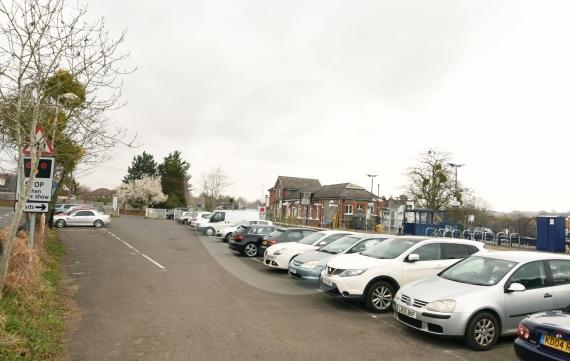 COOKHAM 133400 - Photo 1 of 6 - Baylis Media Photos