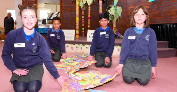 Royal Borough mayor views school art installations at Dedworth church ...