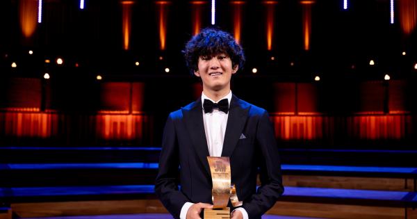 Pianist currently studying at Eton College wins BBC Young Musician 2024 ...