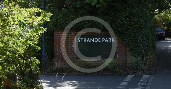 COOKHAM 130145 - Photo 2 of 4 - Baylis Media Photos