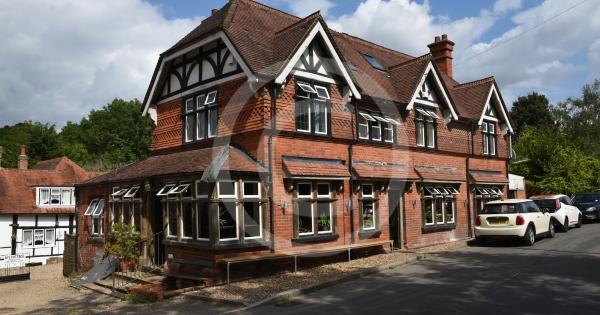 WARREN ROW - Photo 2 of 9 - Baylis Media Photos