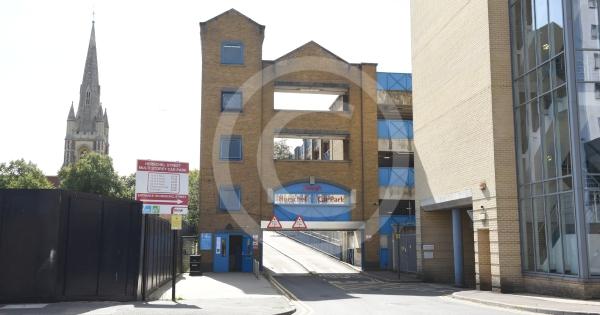 SLOUGH 131806 - Photo 2 of 8 - Baylis Media Photos