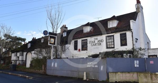 COLNBROOK 134250 - Photo 1 of 11 - Baylis Media Photos