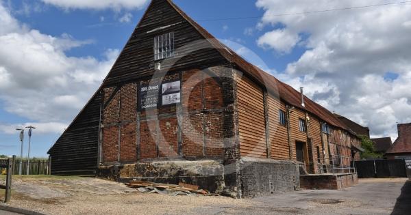 CIPPENHAM 134558 - Photo 2 of 6 - Baylis Media Photos