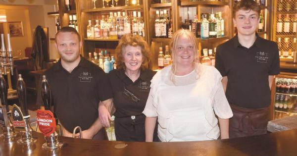 Cookham pub reopens after 'stunning' refurbishment - Photo 1 of 7 ...