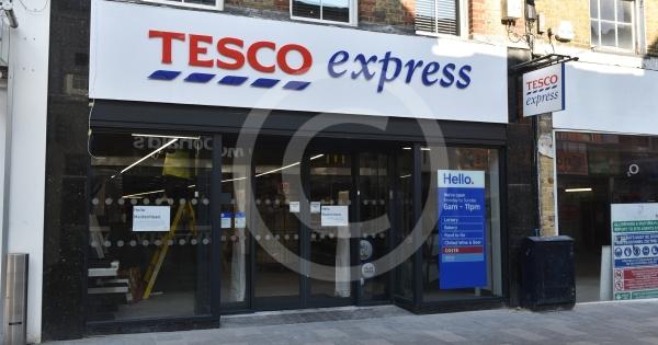 MAIDENHEAD 135233 - Photo 1 of 4 - Baylis Media Photos