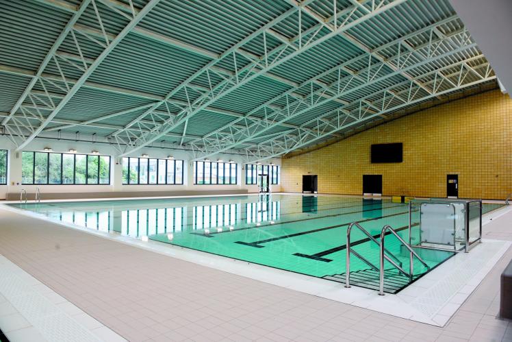 Keys exchanged at Braywick Leisure Centre hand-over ceremony - Photo 1 ...