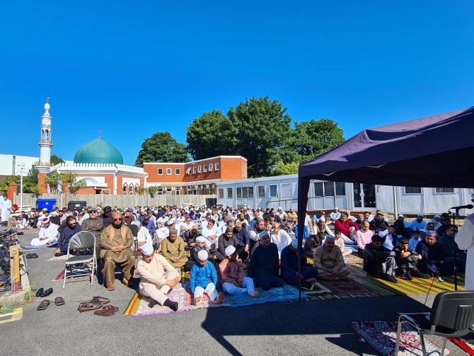 Thousands gather to celebrate Eid al-Adha in the Maidenhead area ...