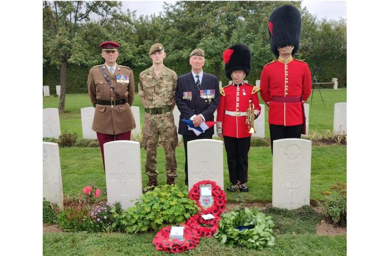 Windsor-based Coldstream Guards Regiment attend burial of guardsmen ...