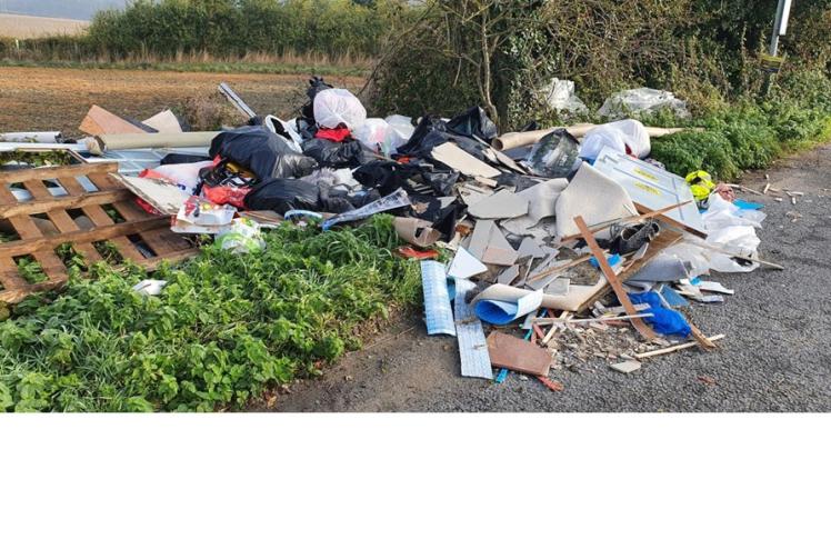 Fly tippers will now face £1,000 fines in Buckinghamshire - Baylis ...